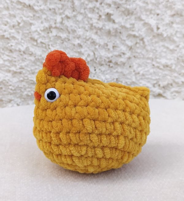 No sew crochet chicken - Free amigurumi pattern - Akamatra